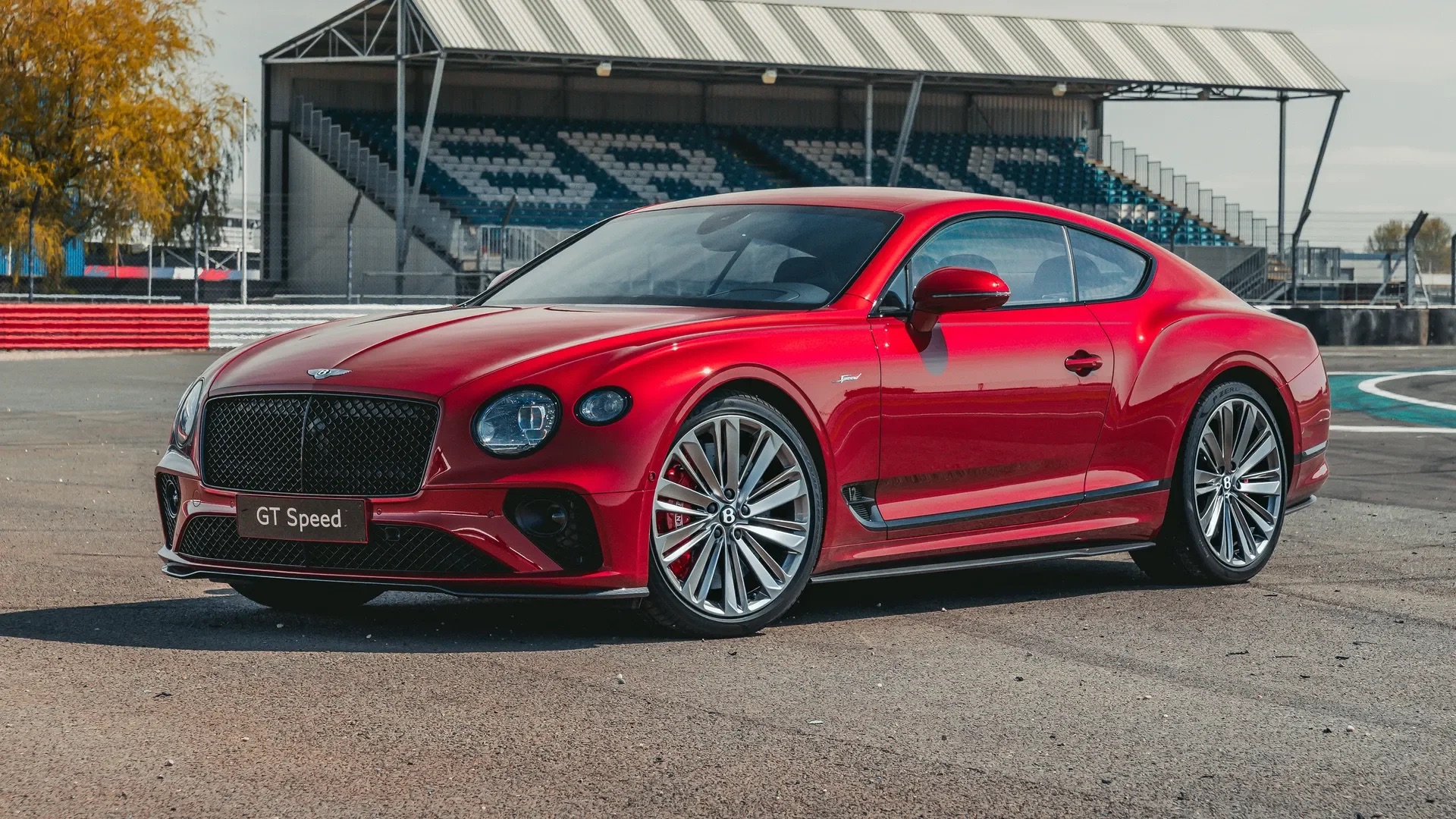 Украинцы снова покупают Ferrari, Bentley и Lamborghini